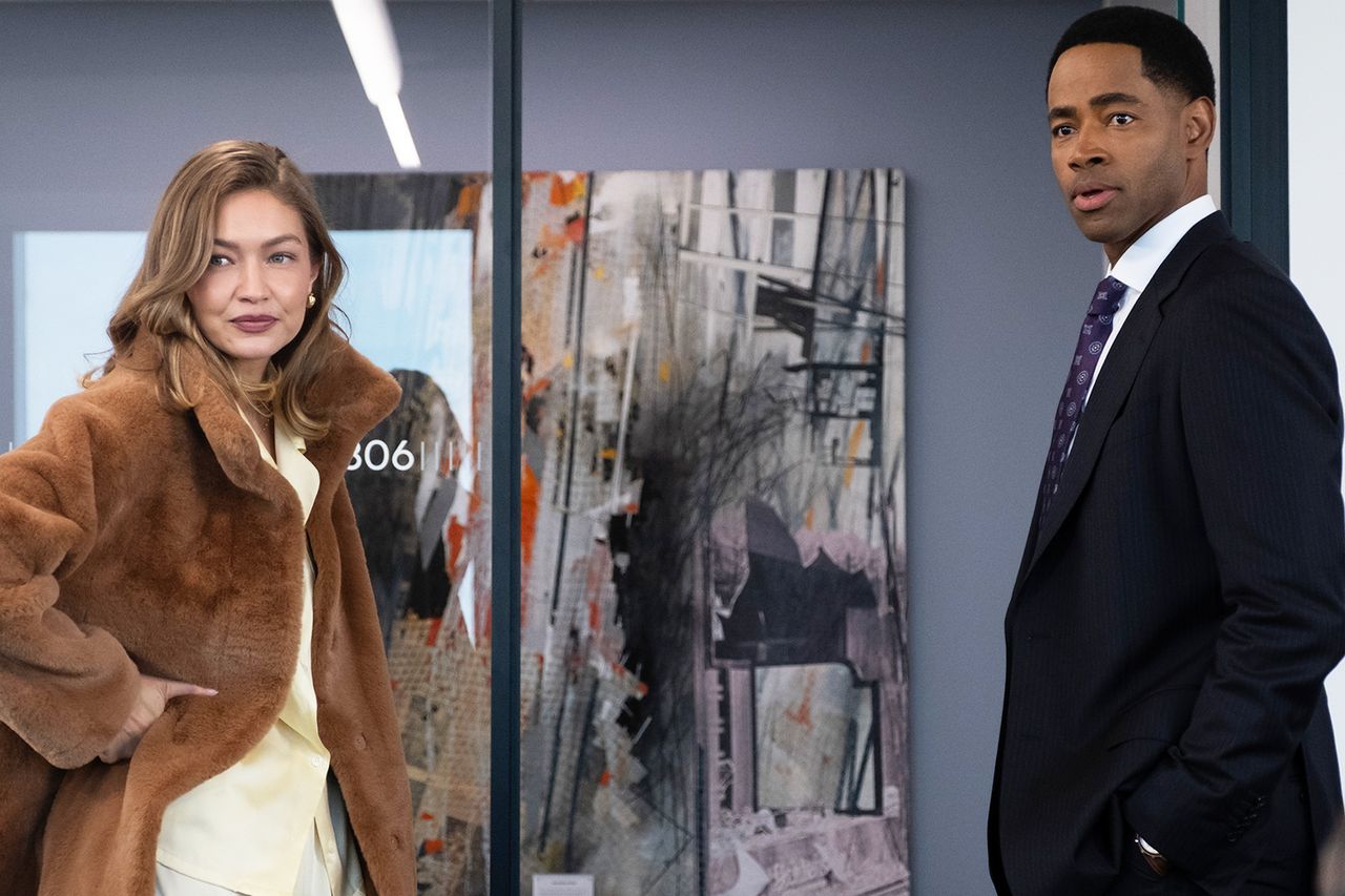Mindy Kaling reveals how Gigi Hadid's “not suitable for work” cameo as ...