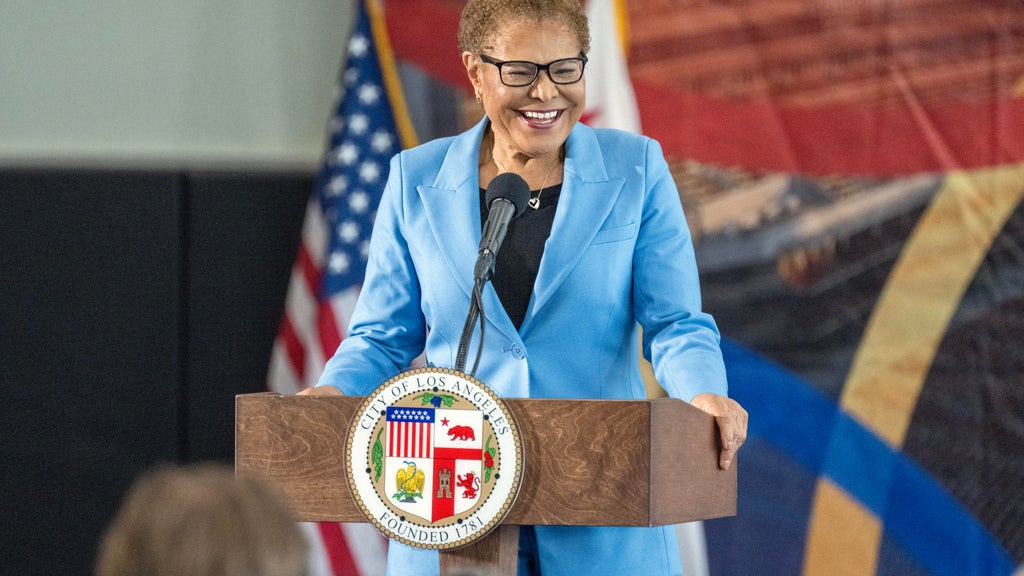 Los Angeles Mayor Karen Bass will advance to November election as Pratt ...