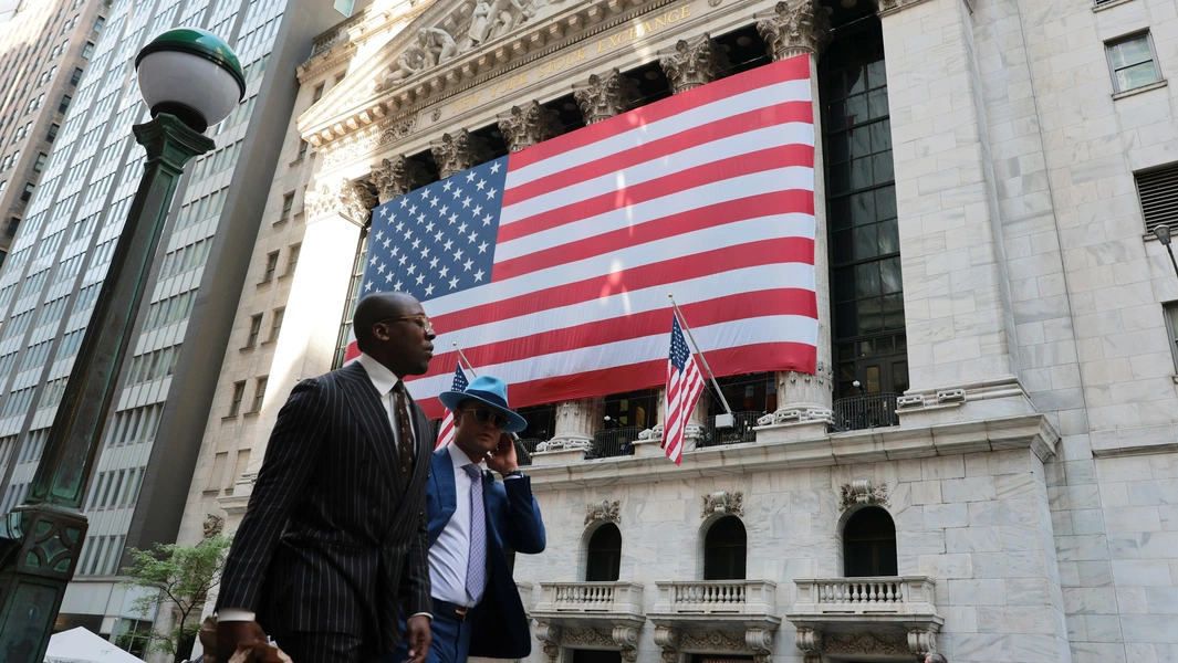 S&P 500’s AI-fueled rally draws parallels to pre-crash surges