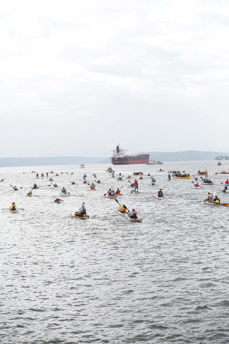 Almost anything goes in bonkers paddle race across Puget Sound