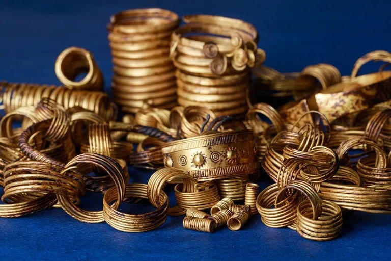 Workers found 117 gold artifacts buried in Germany during pipeline ...