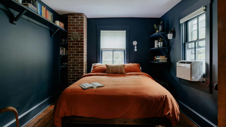 5 paint colors interior designers avoid for dark rooms