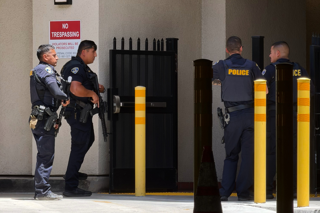 FBI mata a tiros a hombre que retenía rehenes en California