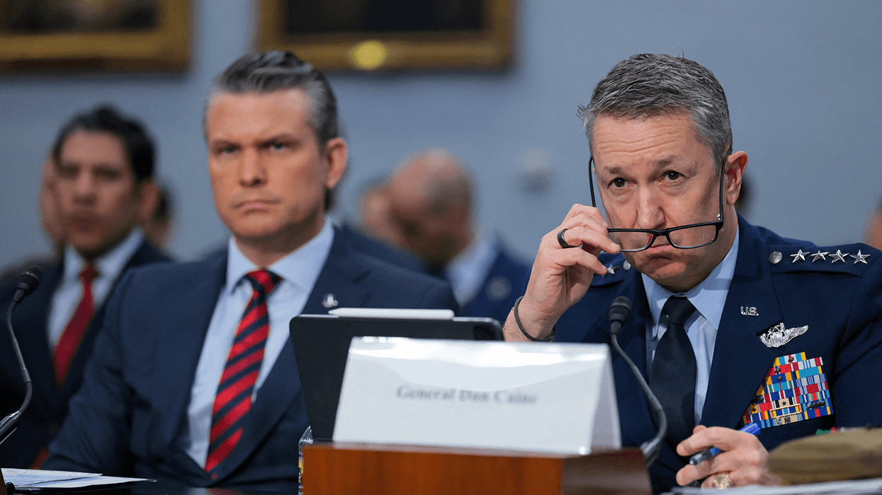 Ex-marine fighter pilot tears apart Trump Pentagon chief for flouting ...
