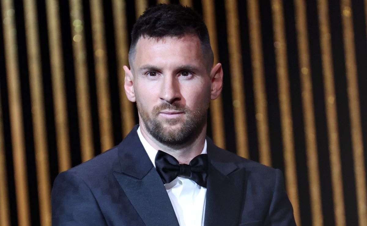 Lionel Messi becomes the third soccer player ever to win the Princesa ...