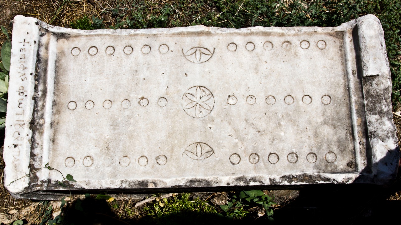 Two AI agents playing each other cracked the rules of a Roman game ...