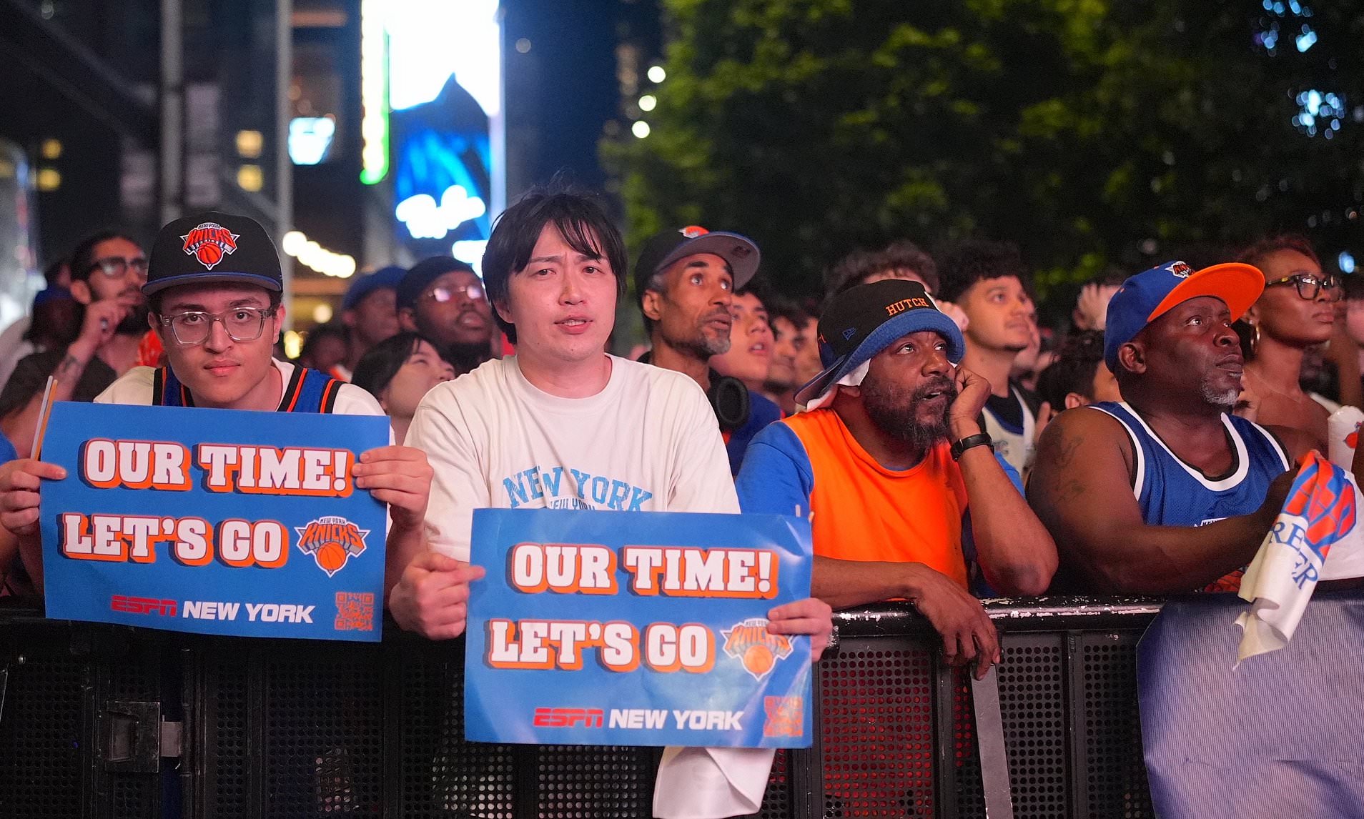NYPD makes dramatic U-turn as Knicks fans get green light to watch Game ...