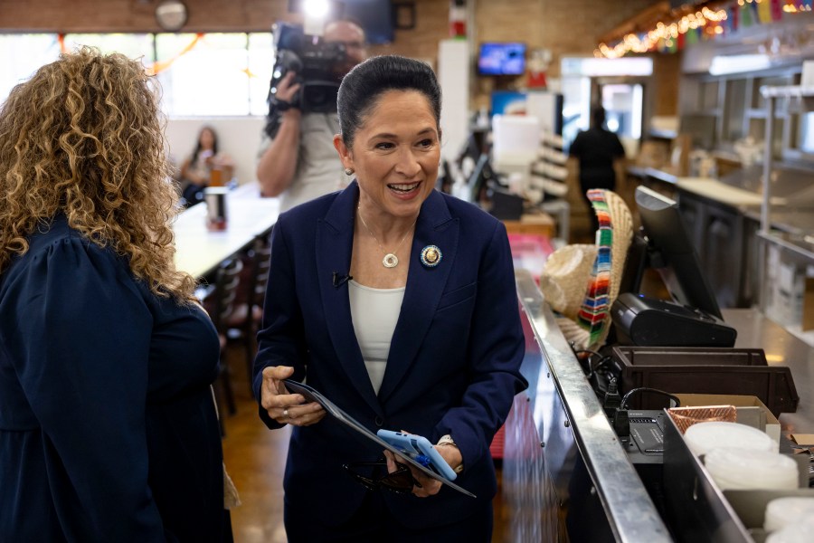 Susana Mendoza launches bid for Chicago mayor