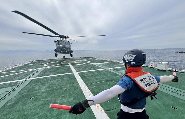 Navy, Coast Guard train together
