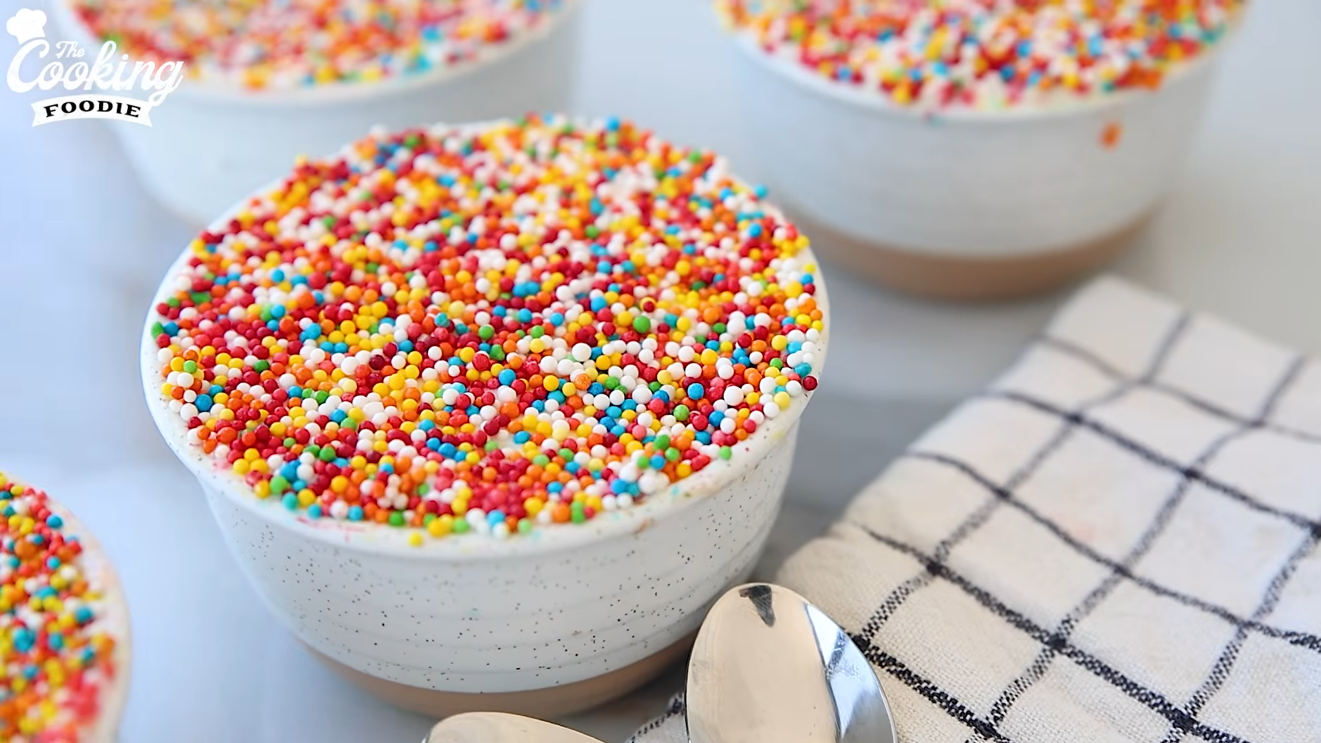 This cake trend took over social media for one simple reason