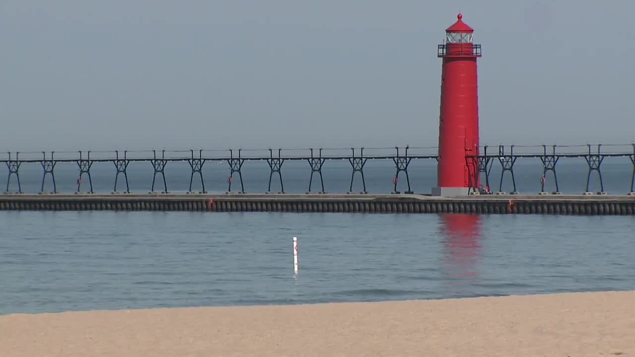 Lake Michigan water temperatures: When is it safe to swim?