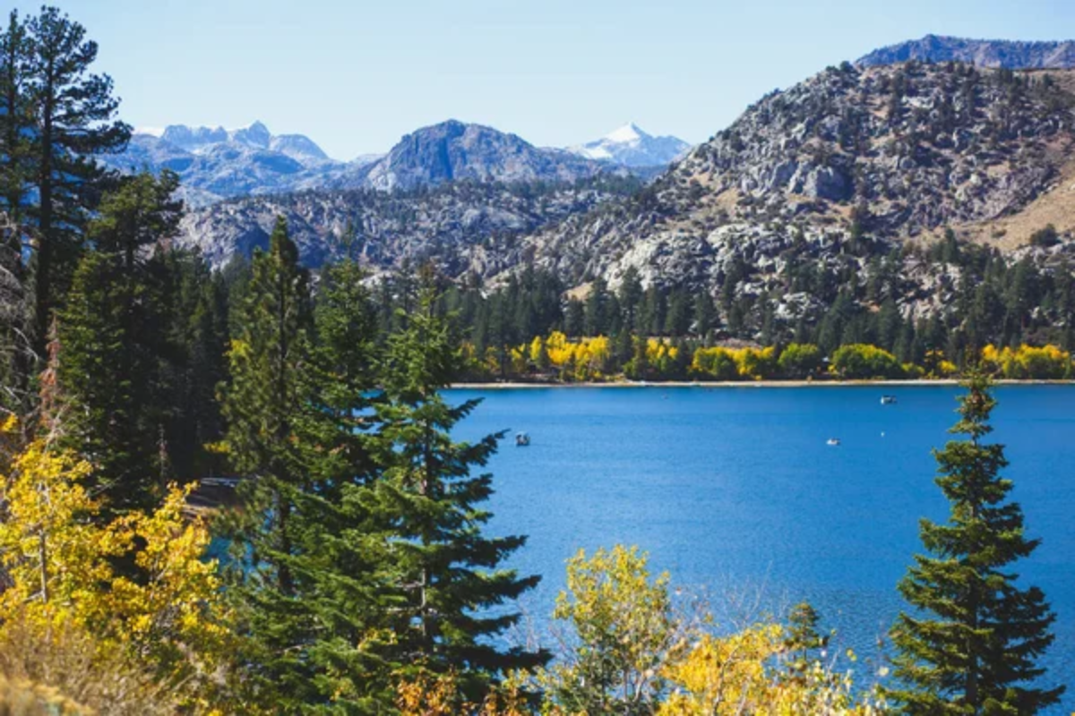 20 cliffside towns on America’s Great Lakes