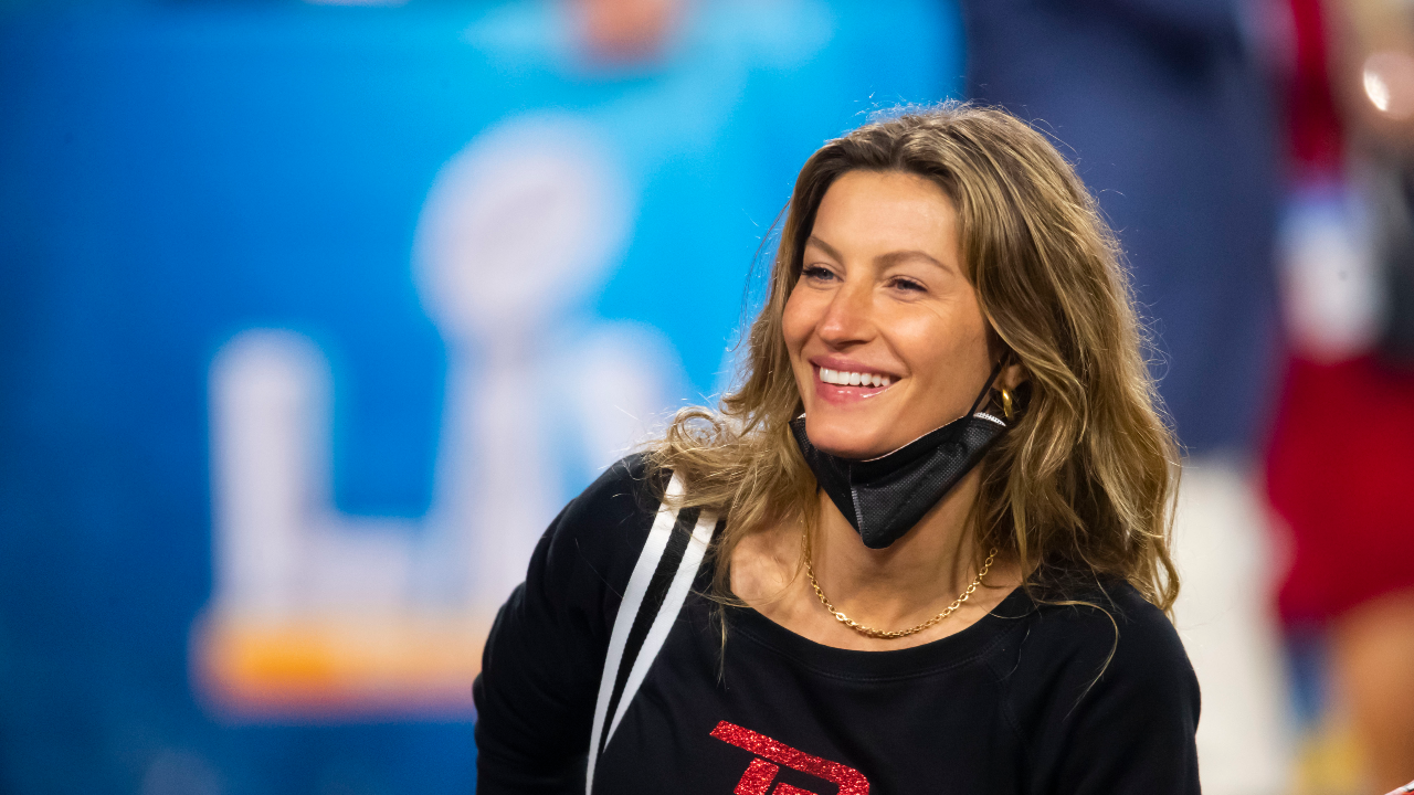 Tom Brady’s Ex Gisele Drops $14.5M On Mansion Next Door As Now $100M ...