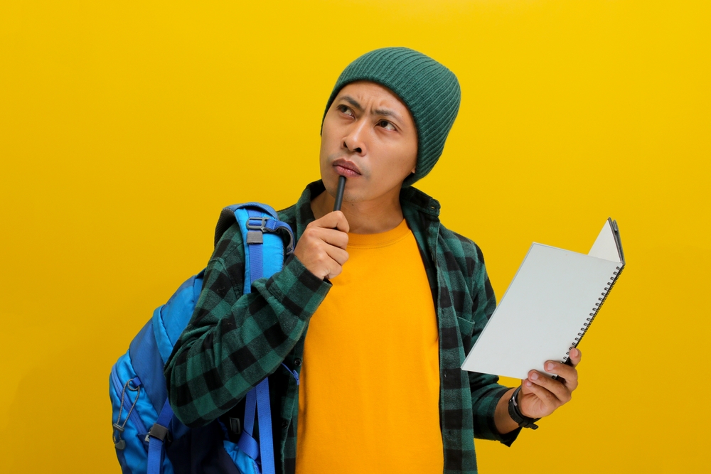 A history teacher called modern education a 'game' and netizens agree
