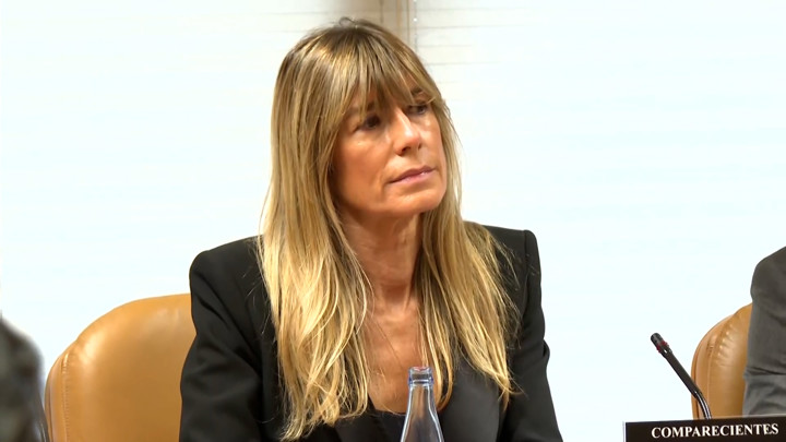 El juez retrasa al 15 de junio la audiencia a Begoña Gómez