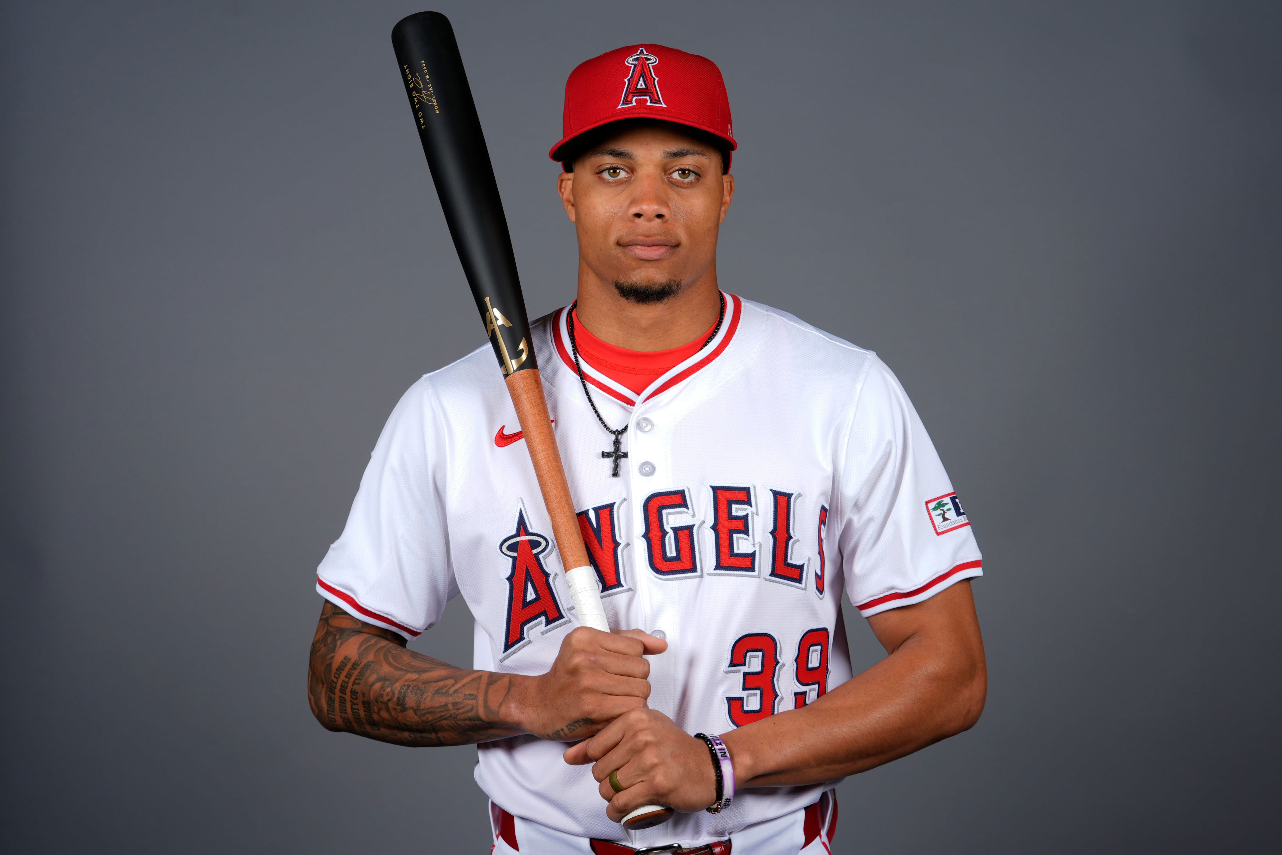 Ex-MLB player from North Carolina to play college football, report says