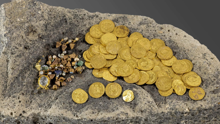 Metal detector uncovered a 1,400-year-old Byzantine treasure hidden ...