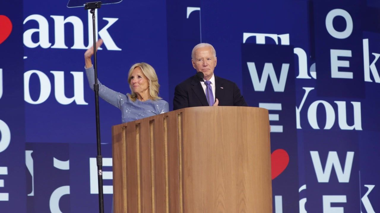 Joe Biden 'interrupts Jill's book talk to ask bizarre question' in ...