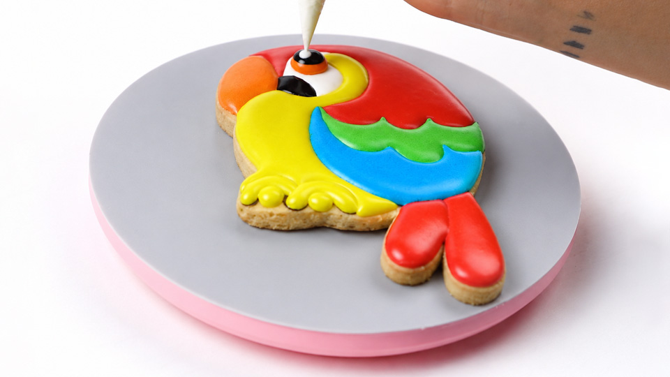 Colorful cookie decorating with tropical vibes