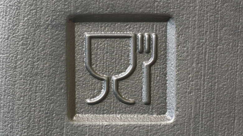 What that fork and plate symbol means on the bottom of plastic food ...