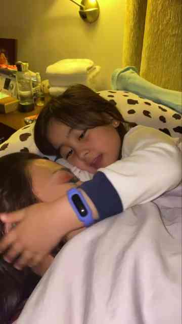 How I sang my mommy to sleep when she was feeling stressed