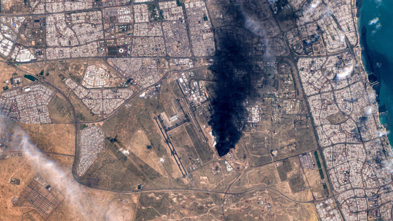 Diálogos bajo fuego: un muerto y 63 heridos en Kuwait; seis víctimas ...