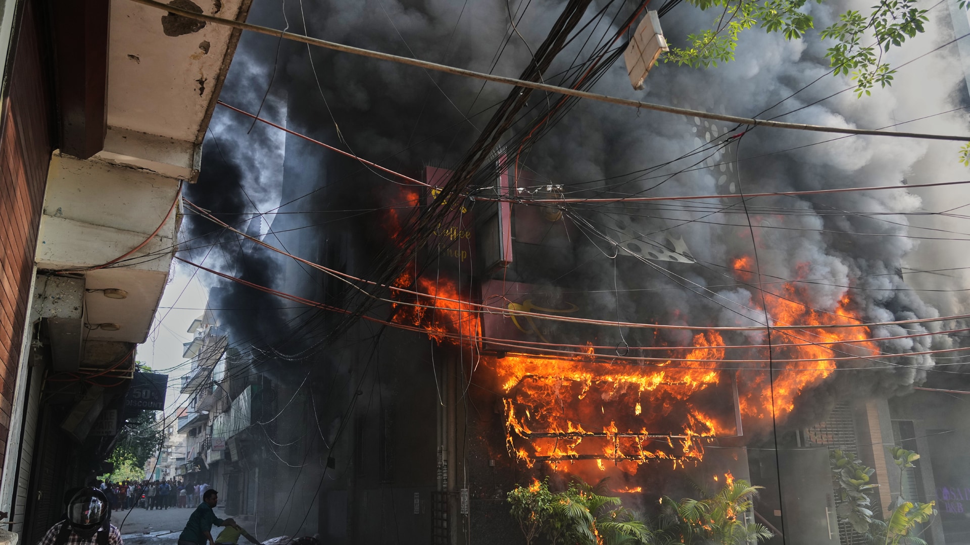 Ground report: 21 killed in Delhi hotel blaze, mayor orders high-level ...
