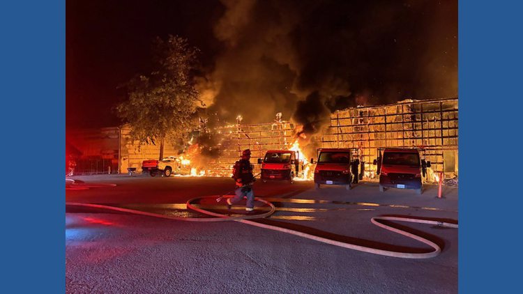 Crews respond to major commercial building fire