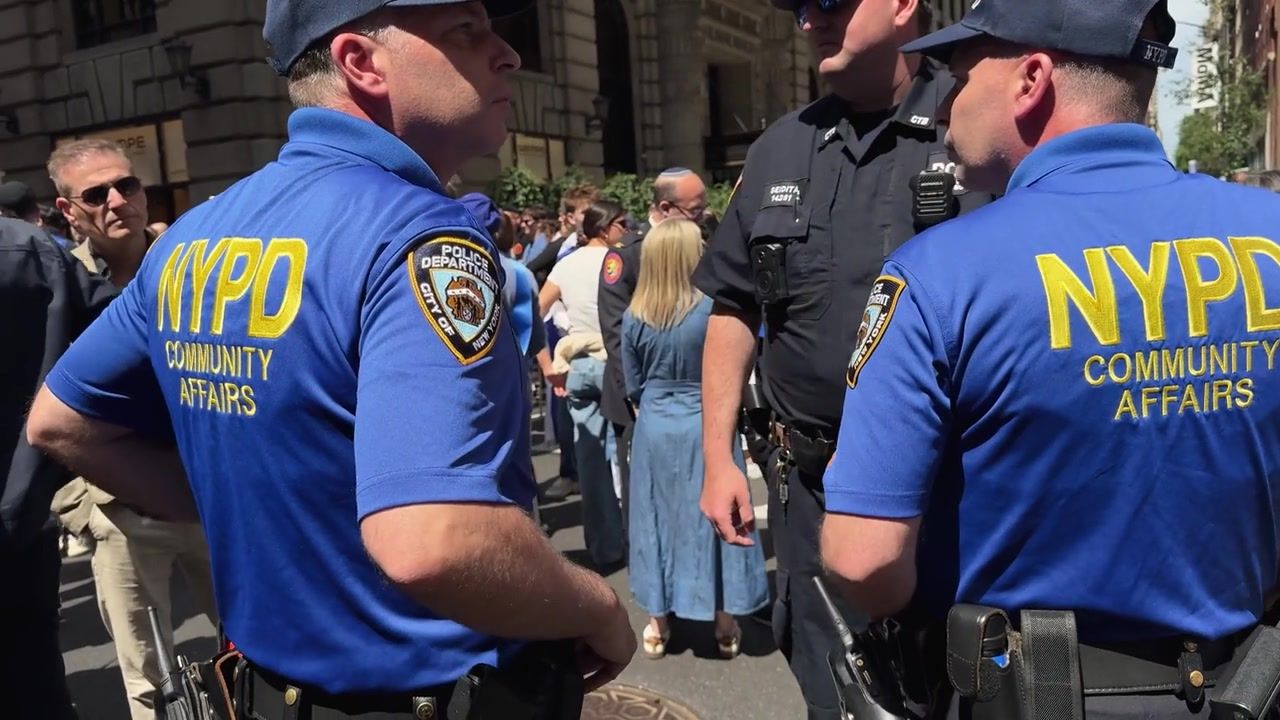 NYPD investigates Brooklyn sewer as men emerge from manholes