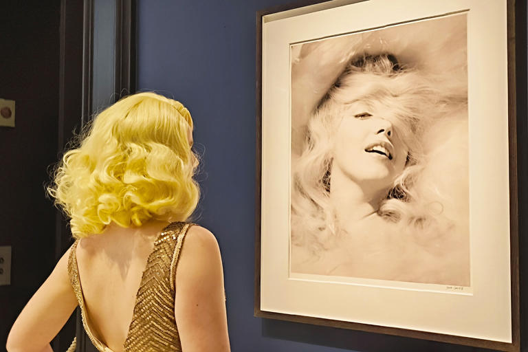 Una exposición en Londres muestra todas las Marilyn que caben en una ...