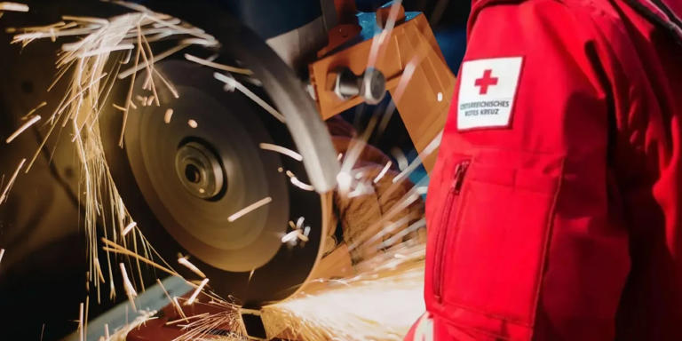 Schwerer Arbeitsunfall in Klagenfurt: 17-Jährige gerät mit Hand in ...