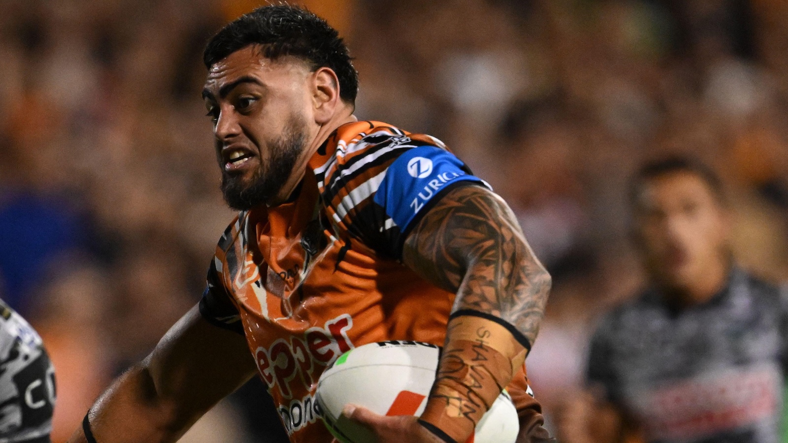 Leeds Rhinos hold talks with Wests Tigers star over 2027 transfer