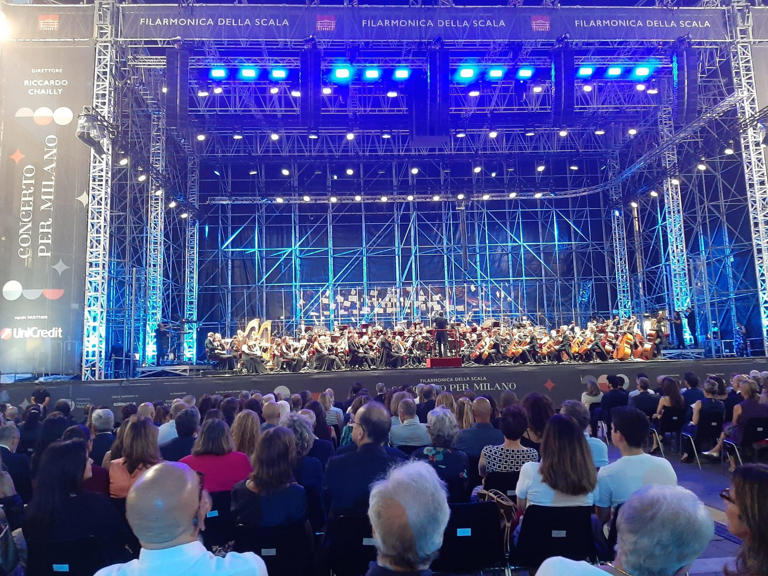 Scala, torna in concerto in piazza Duomo della Filarmonica, il pubblico ...