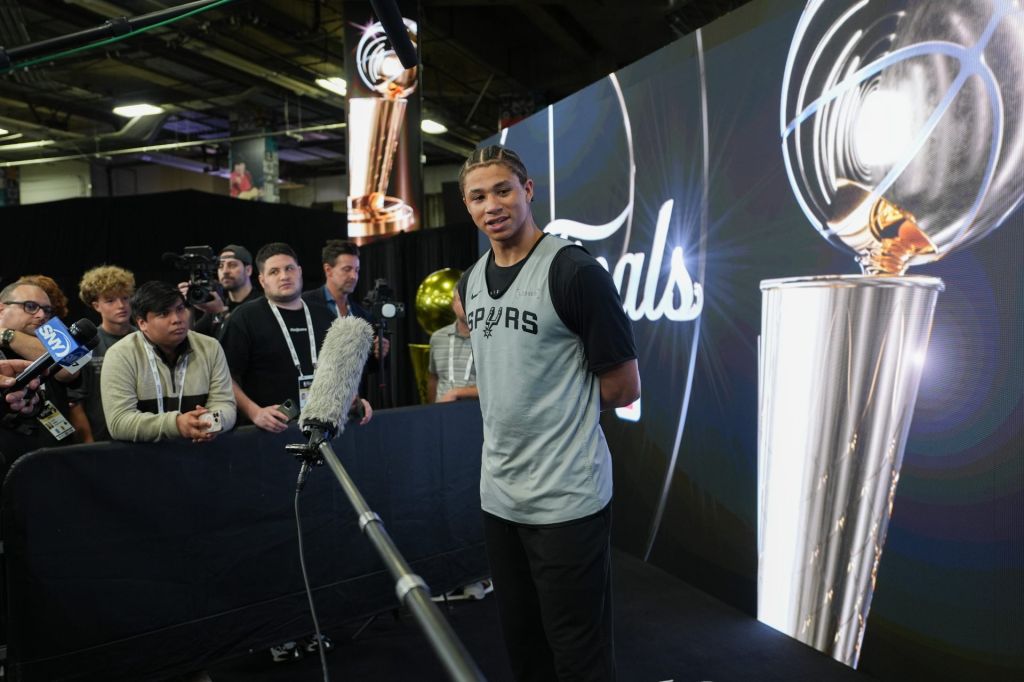 How the NBA got its trophy back on finals courts