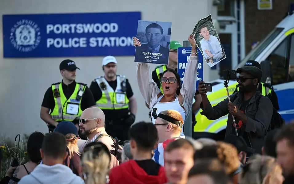 Farage resists riot condemnation amid Commons backlash