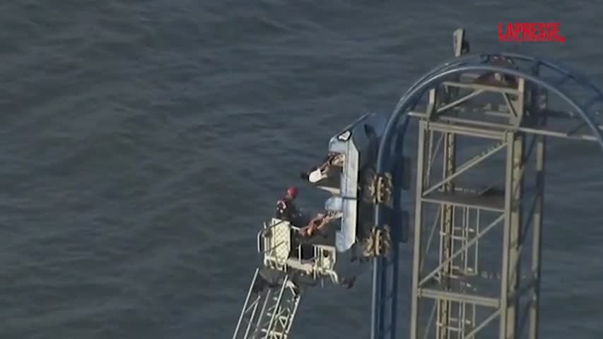 Texas: Eight people trapped on a roller coaster 30 metres high — the ...