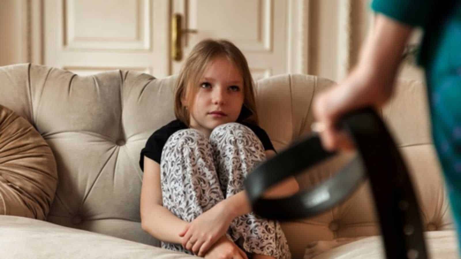 12 '50s parenting practices we now know were terrible for kids' brains