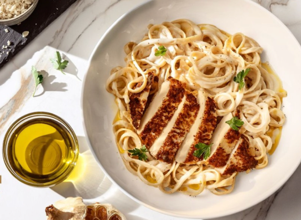 5 restaurant chains with the best chicken alfredo, according to diners