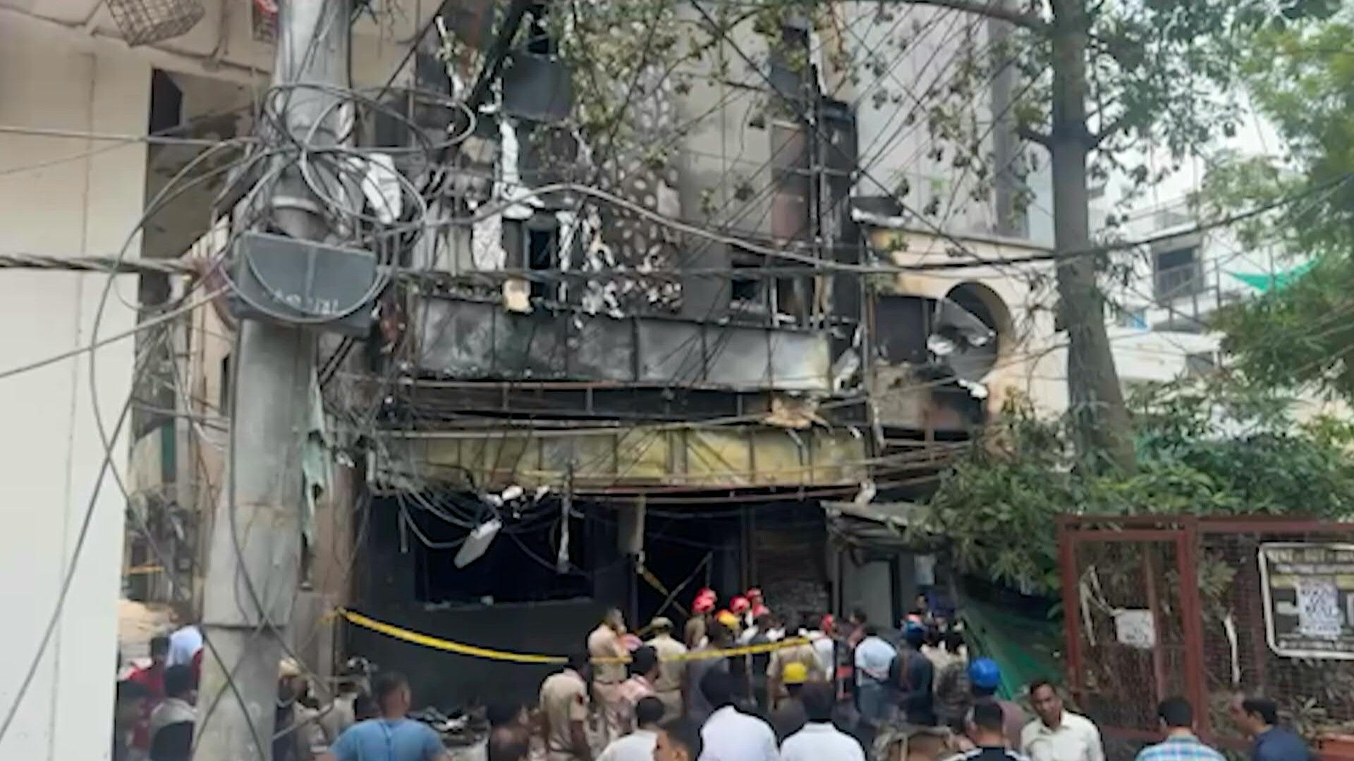 Al menos una veintena de muertos por un incendio en un hotel de la ...