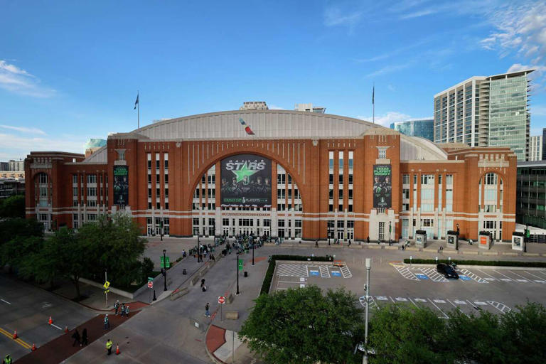 For departing Mavericks and Stars, why is the 25-year-old American ...
