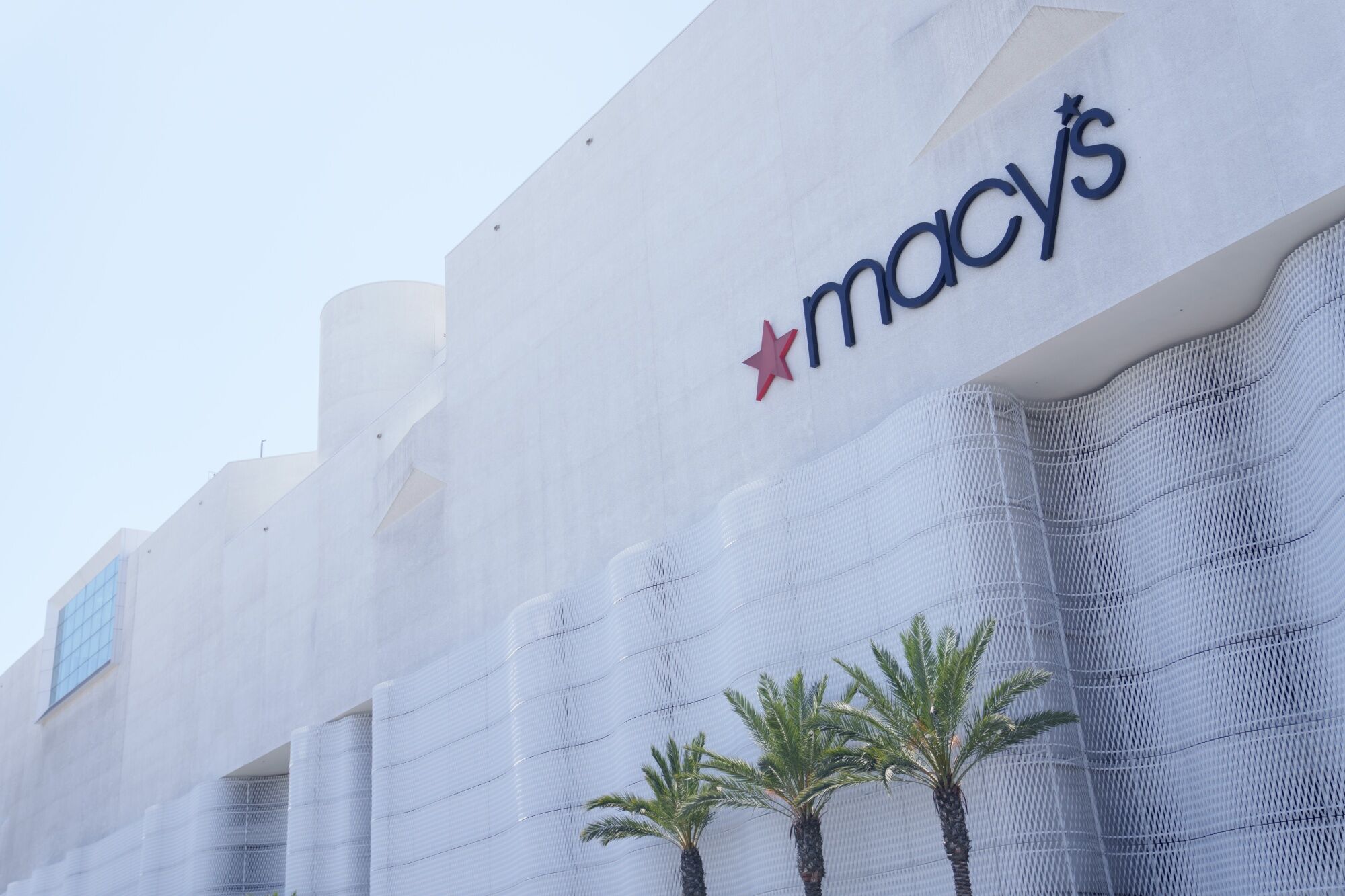 Macy’s lifts outlook after solid results at all three brands