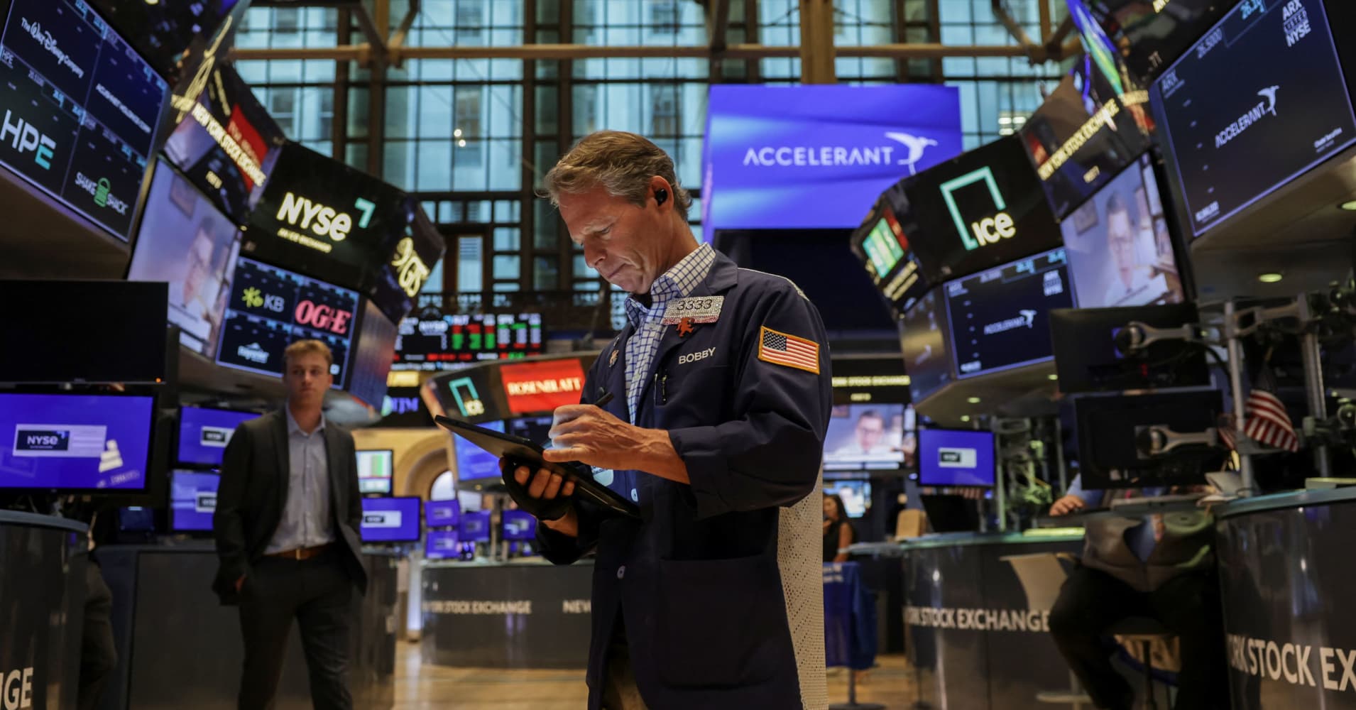 10-year Treasury yield nears 4.5% again after strong jobs data, rise in oil