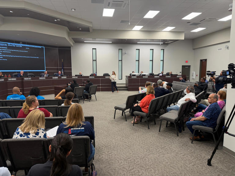 Comeaux High closure moves forward as Lafayette families push back