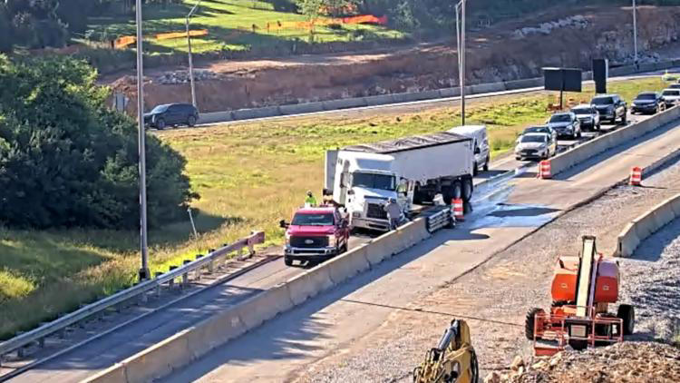 East Louisville interstate ramp shutdown for several hours due to semi ...