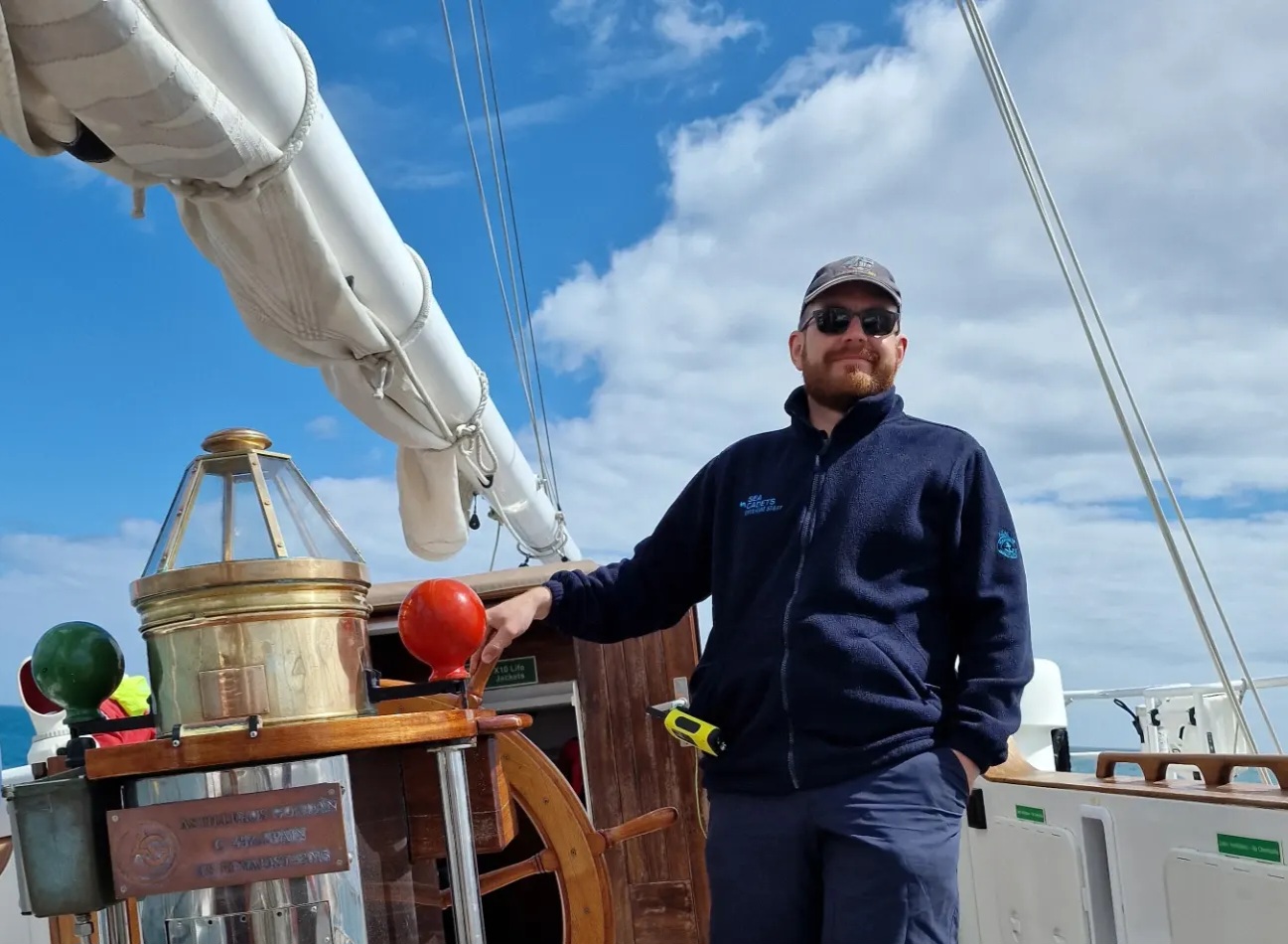 Brave crew to circumnavigate Isle of Wight without experience to keep ...