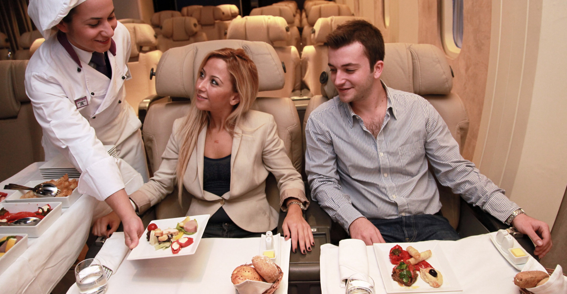 What you shouldn't eat or drink on a flight