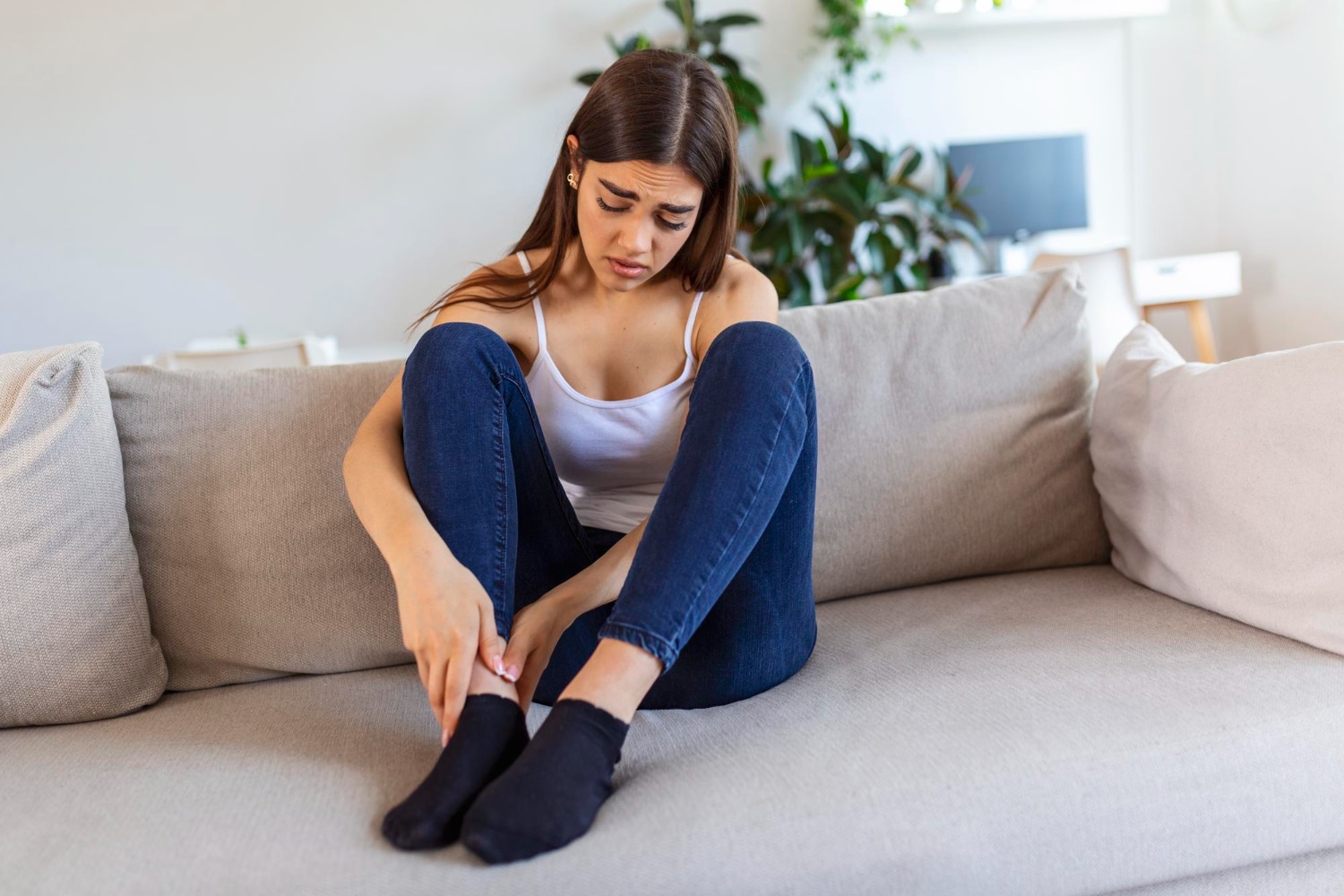 Why standing all day is not healthier than sitting: Endocrinologist ...