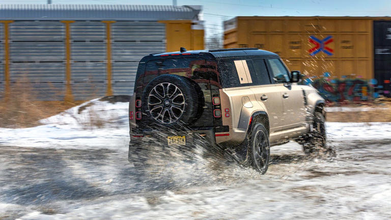 Tested: The 2026 Land Rover Defender Octa will make you scream, “God ...
