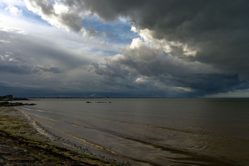 Ireland weather: Thunderstorm warning for Dublin with risk of flooding ...