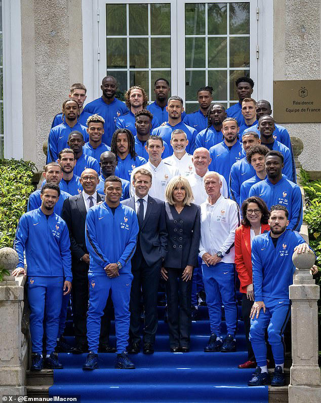 France stars engulfed in new row with bosses on the eve of the World ...